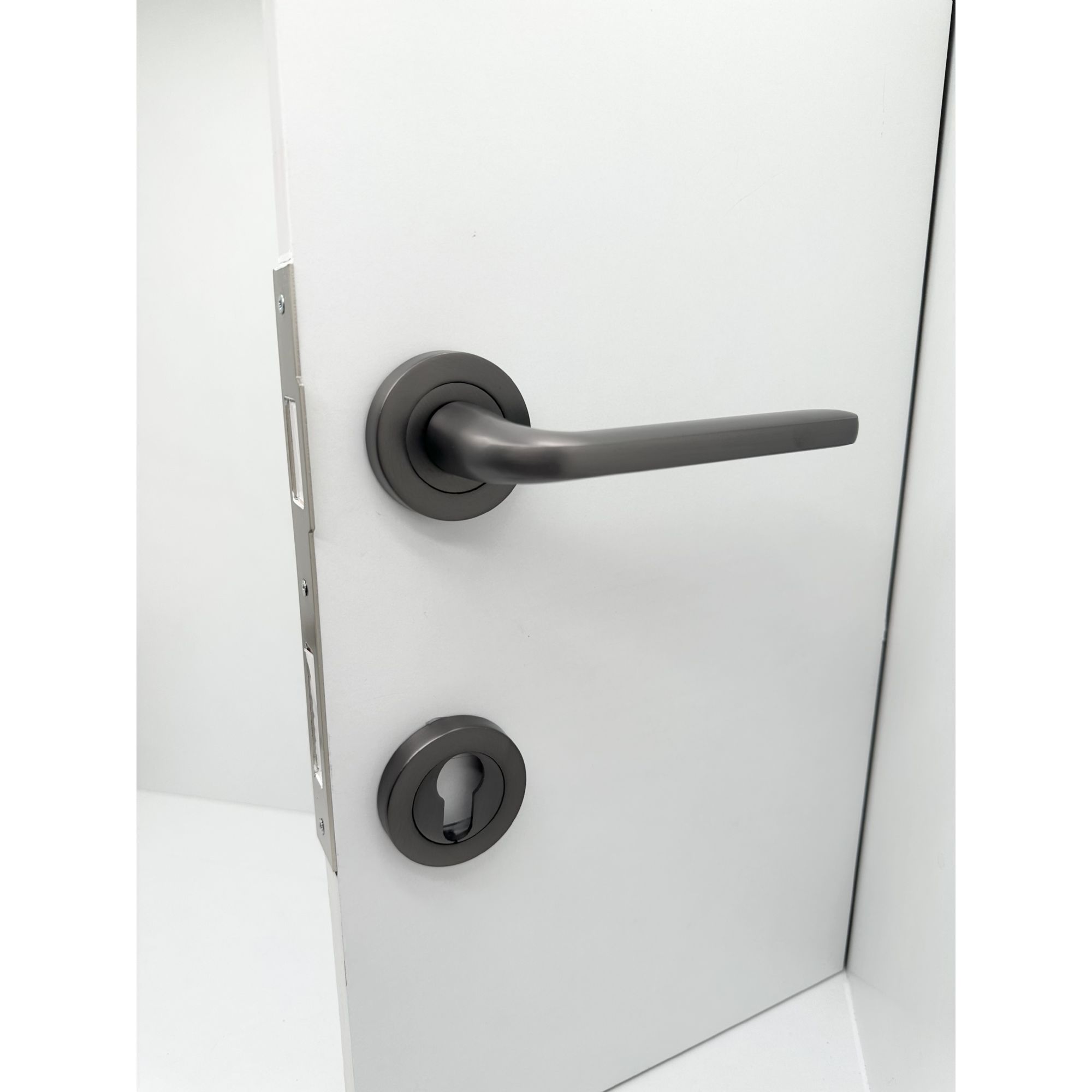 Özen Handles AL48 Araç Mat Skoç Füme Rozetli Yale Çelik Kapı Kolu Sağ ...