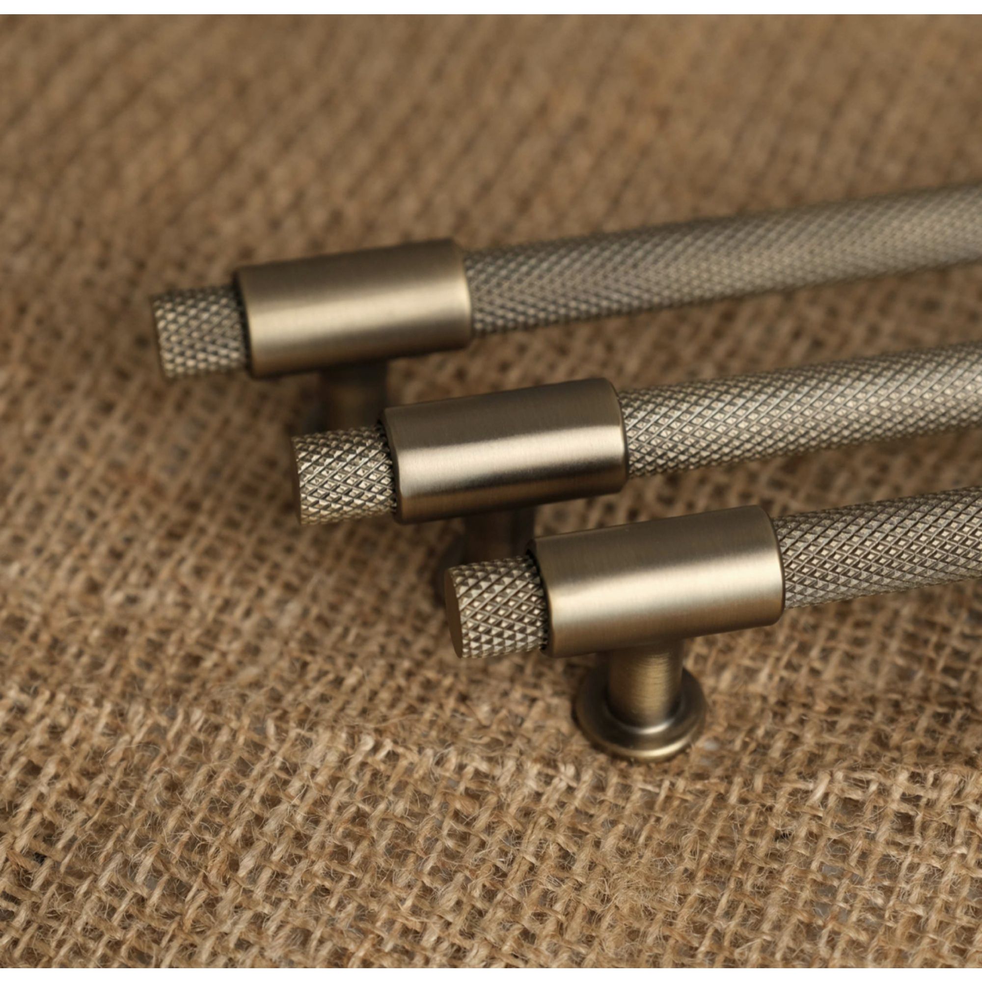 Özen 158 Mat Antik Sarı Dolap Çekmece Kulpu 128 Mm - istanbulehirdavat.com
