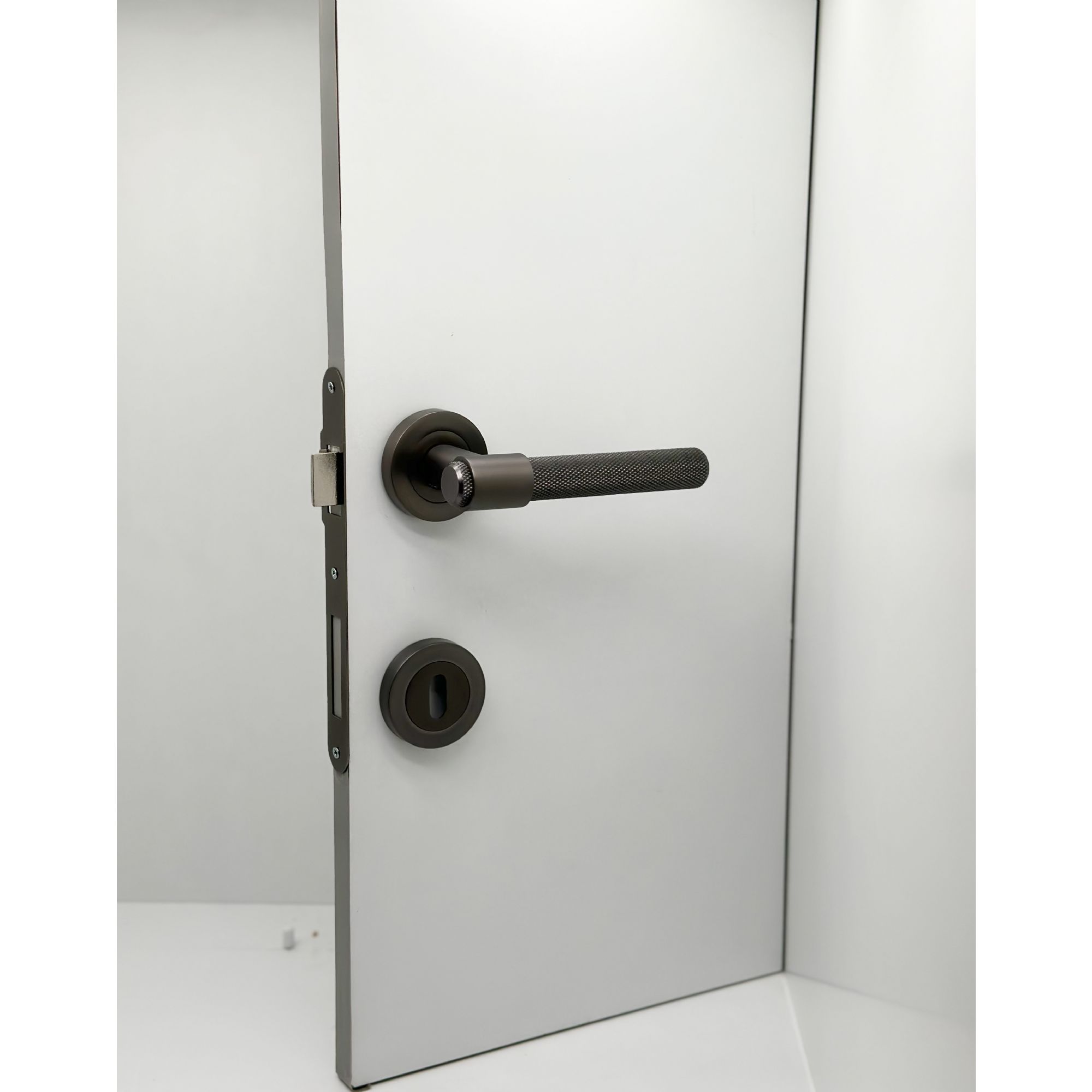 Özen Handles ZK62 Punch Mat Skoç Füme Rozetli Oda Kapı Kolu 1 Takım ...