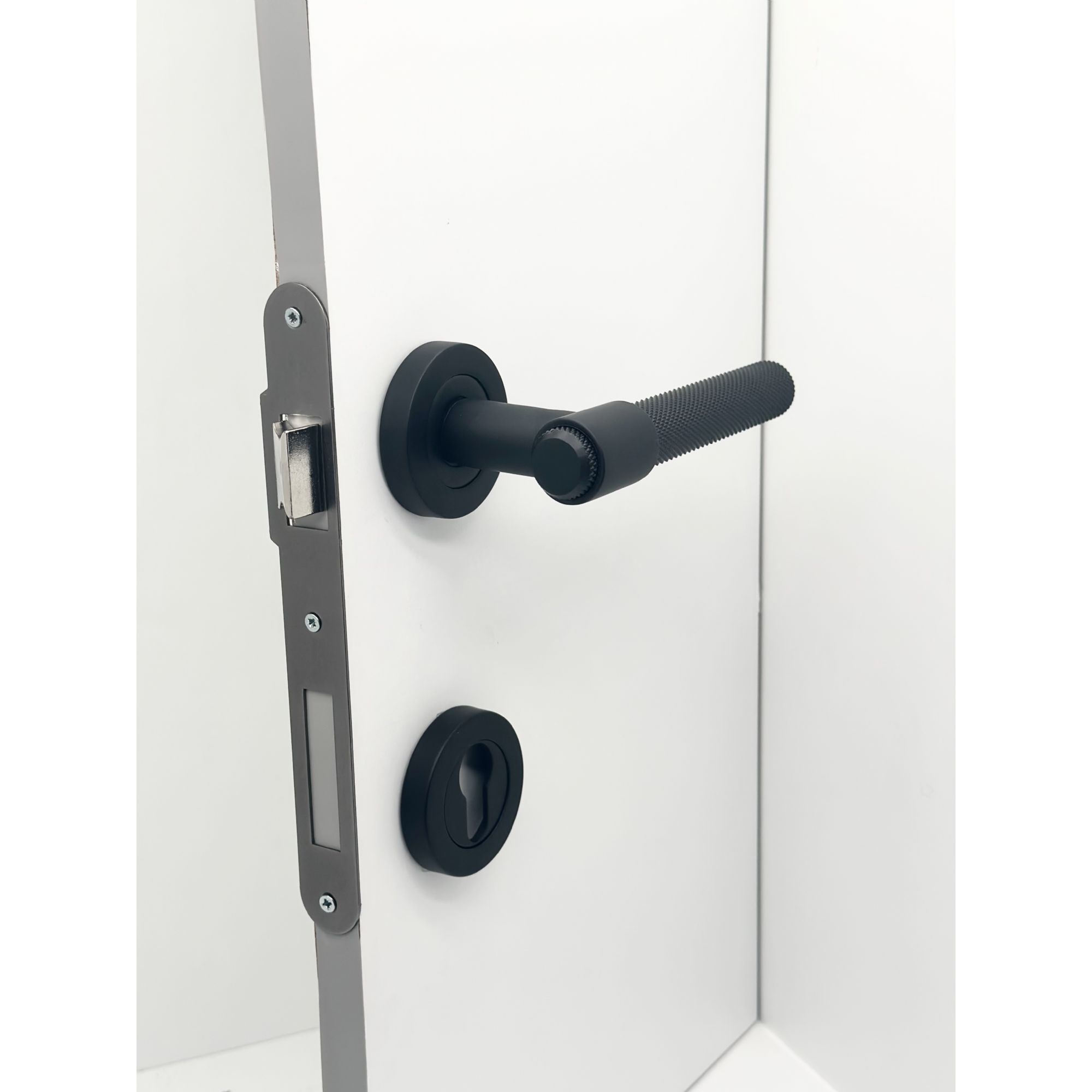Özen Handles ZK62 Punch Mat Siyah Rozetli Yale Çelik Kapı Kolu 1 Takım ...