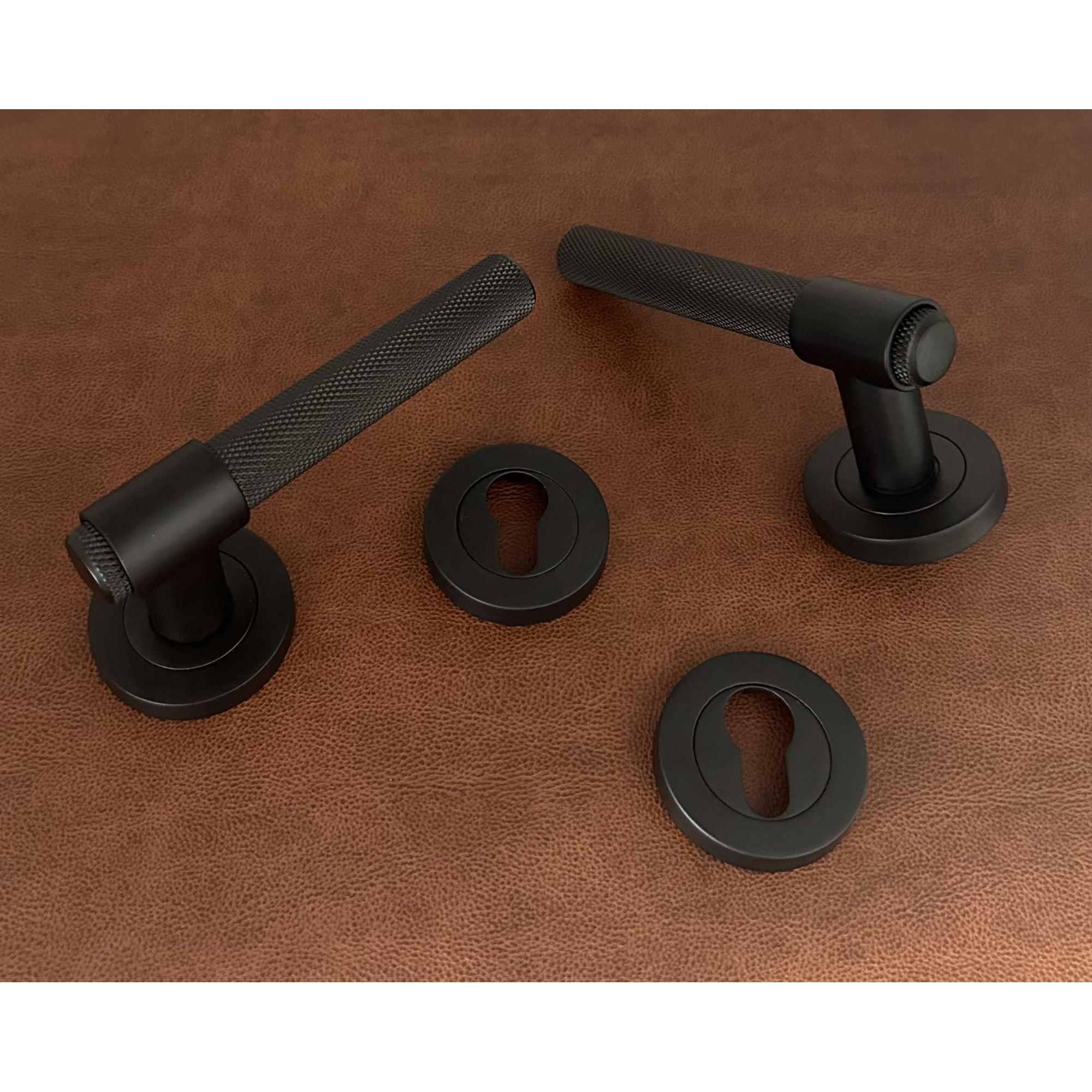 Özen Handles ZK62 Punch Mat Siyah Rozetli Yale Çelik Kapı Kolu 1 Takım ...